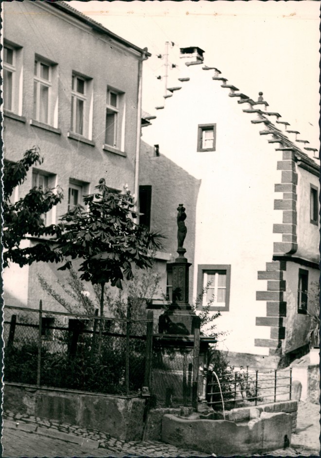 Brunnen DUDELDORF (Eifel) AK von Kaufhaus Larusch :: Dudeldorf ...