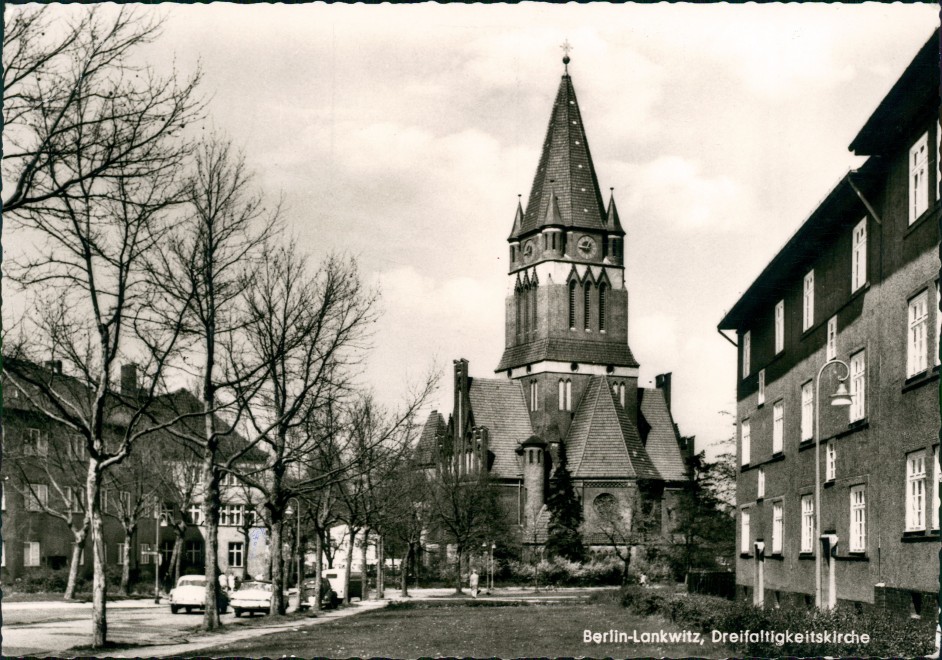 Straße, Dreifaltigkeitskirche :: Lankwitz-Berlin :: Ansichtskarten-Lexikon
