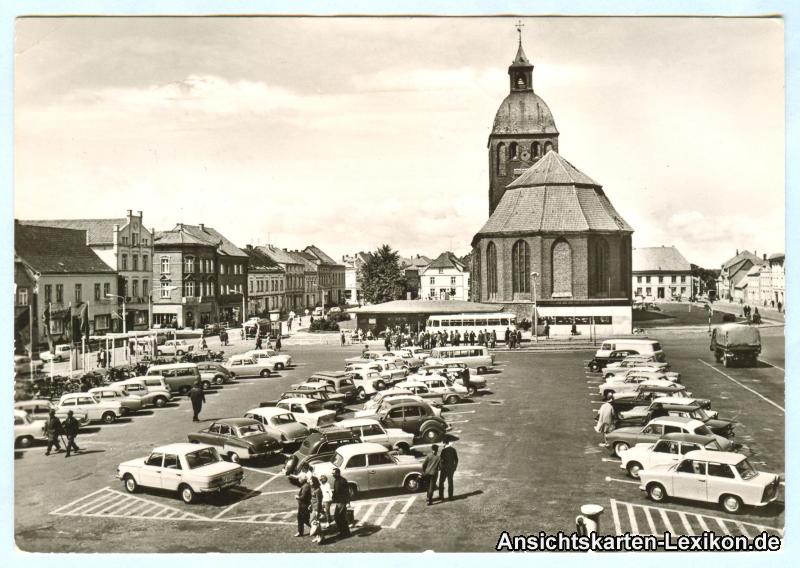 Ribnitz - Karl-Marx-Platz :: Ribnitz-Damgarten :: Ansichtskarten-Lexikon